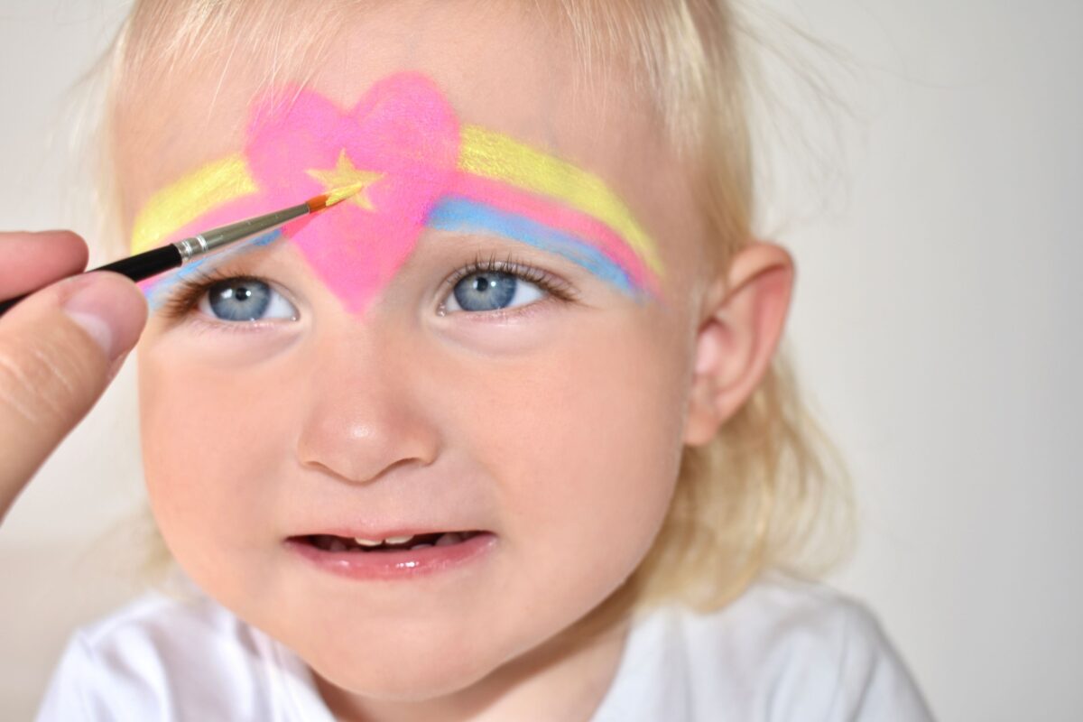 Face Paint 24 Pack - Little Brian